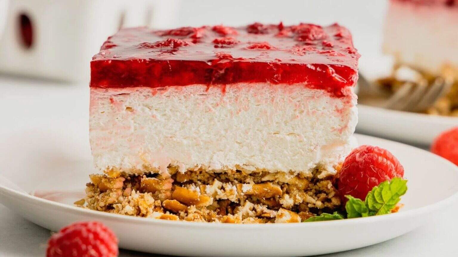 22 Colorful Jello Desserts That Will Make You Smile With Every Jiggle ...