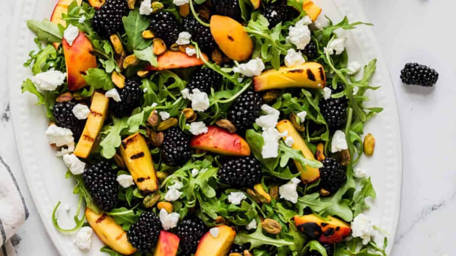 26 Meal-Worthy Salads Packed With Flavor, Texture, and Crunch - Savor ...