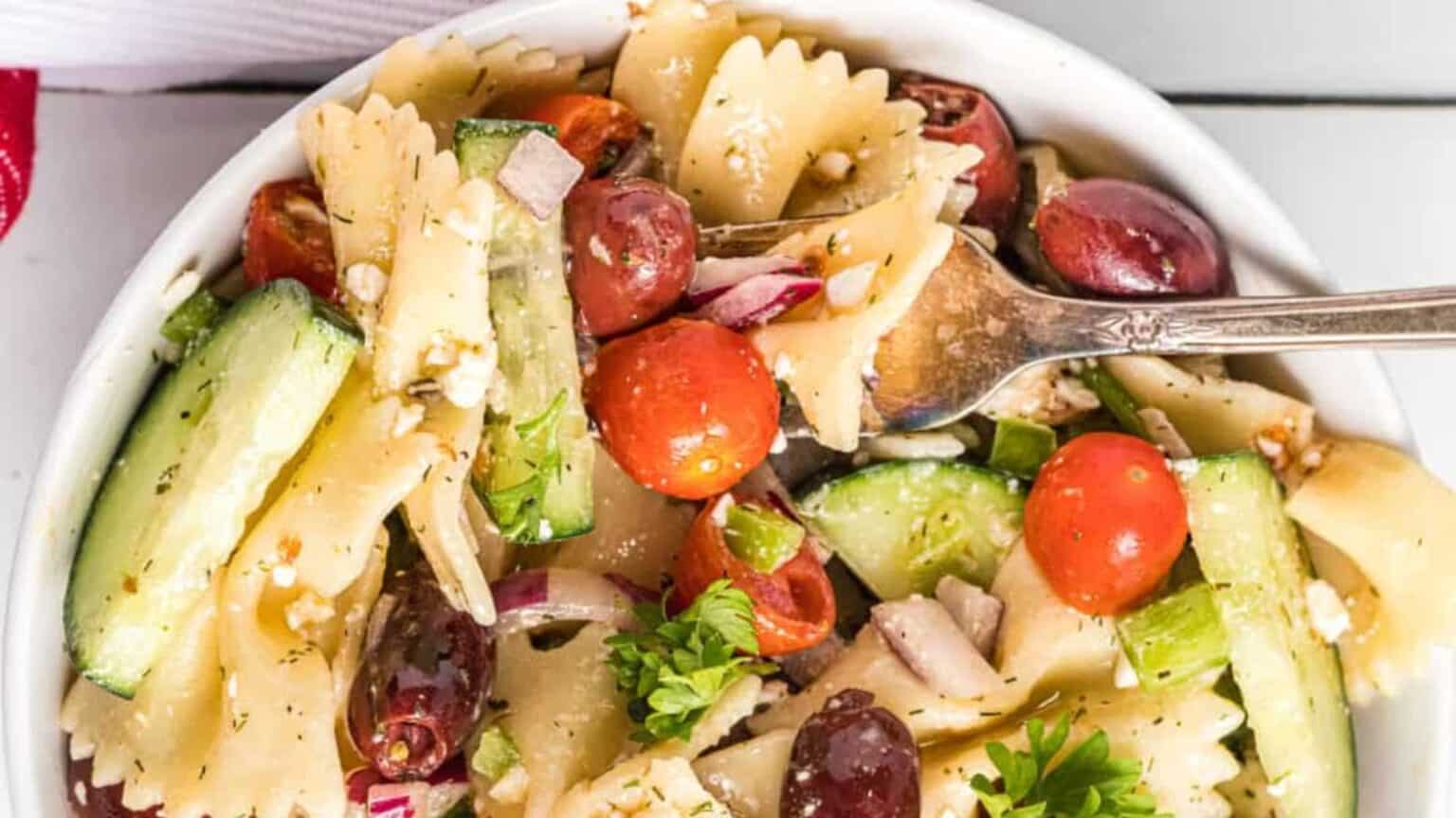 12 Mayo-Free Pasta Salads Your Cookout Guests Will Devour - Savor and Smile