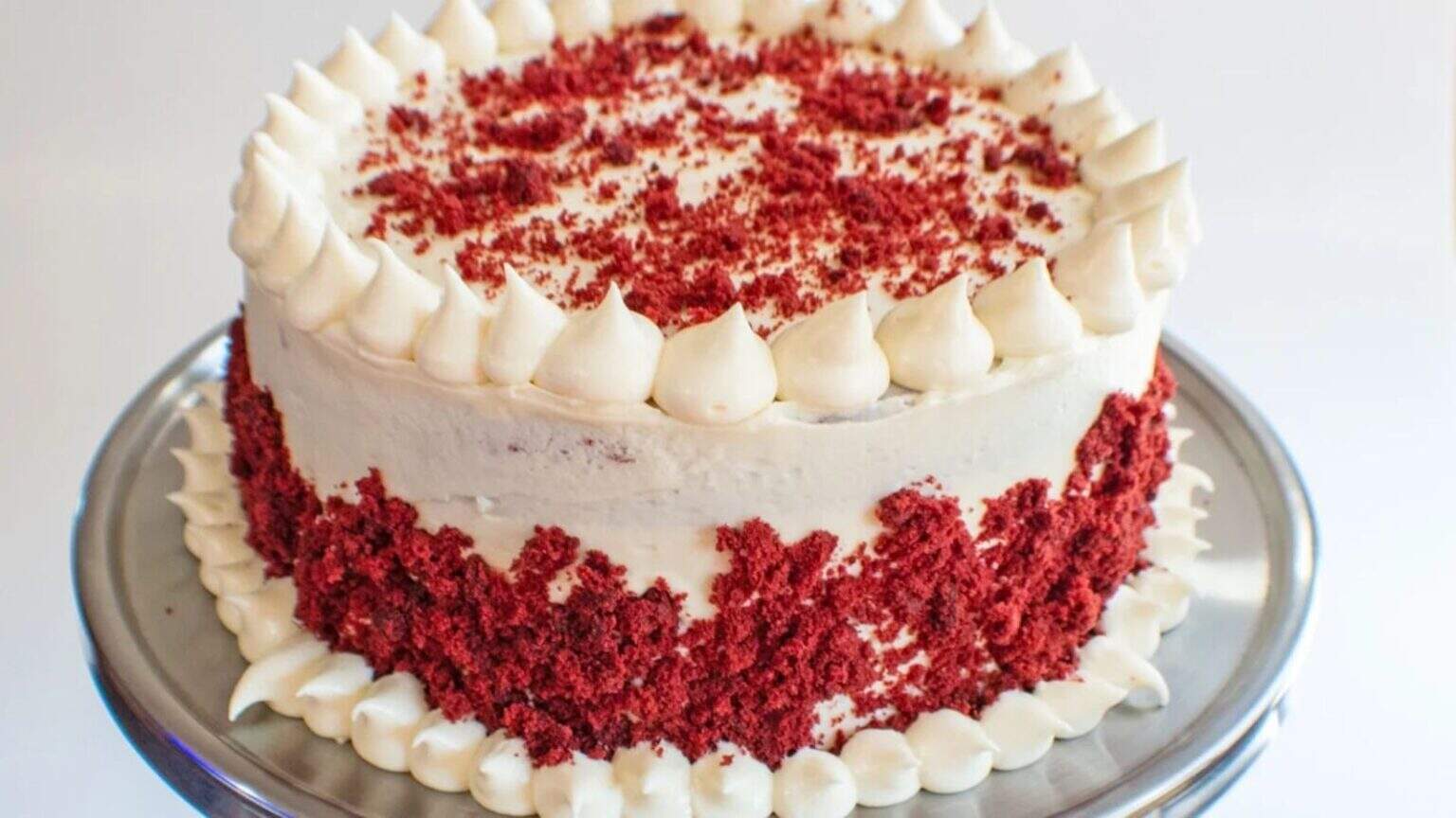 12 Frosting Loaded Cakes That Make Every Slice a Celebration - Savor ...