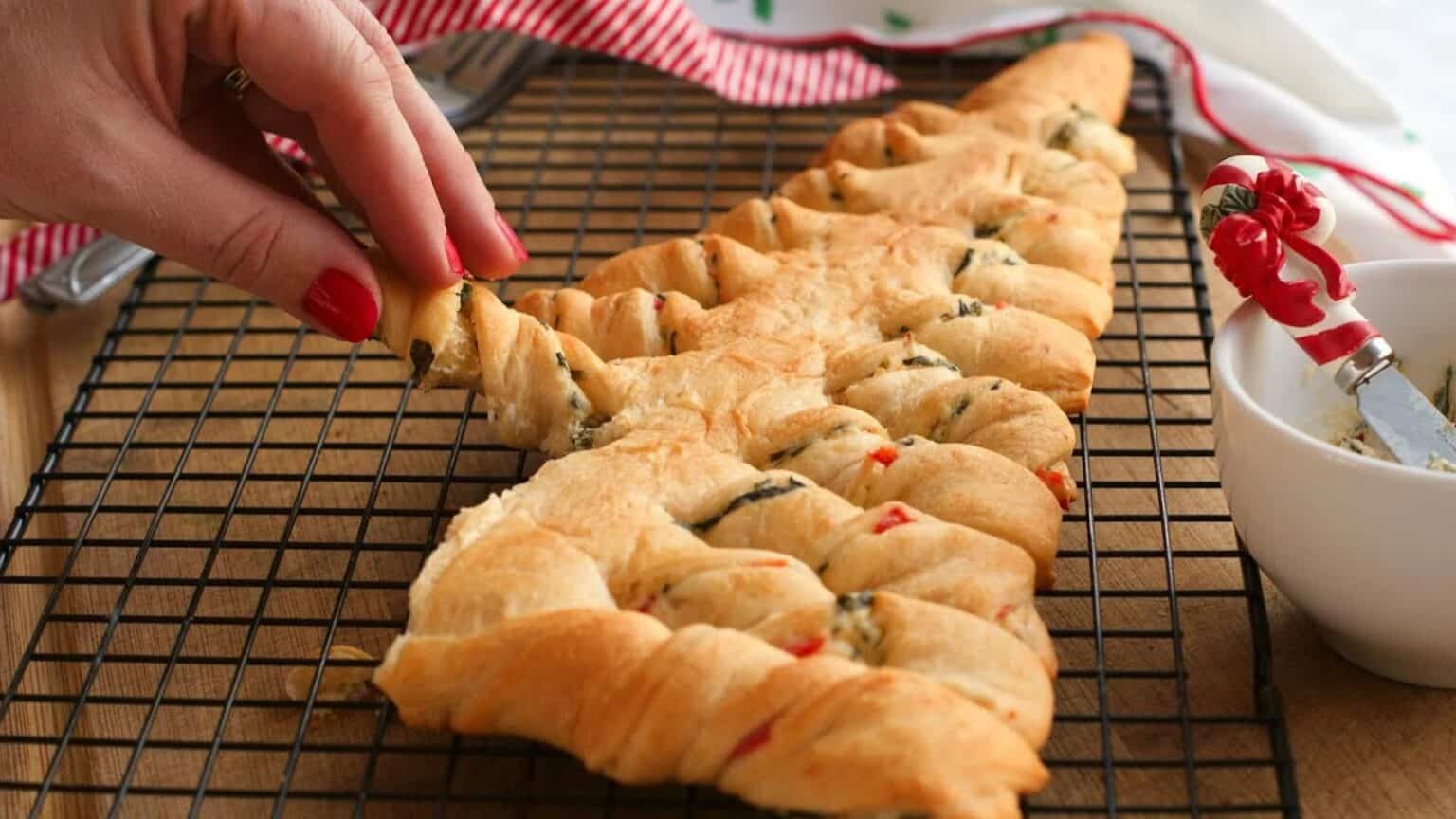 14 Easy Crescent Roll Appetizers That Taste Way Fancier Than They Are ...