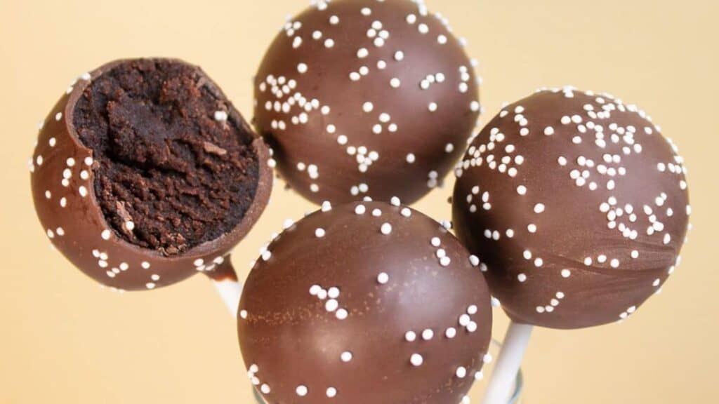18 Cake Pops That Turn Simple Ingredients Into Bite-Sized Magic - Savor ...