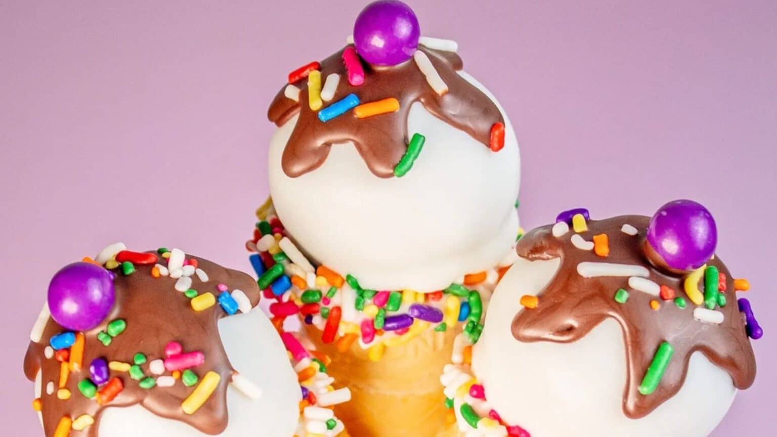 18 Cake Pops That Turn Simple Ingredients Into Bite-Sized Magic - Savor ...