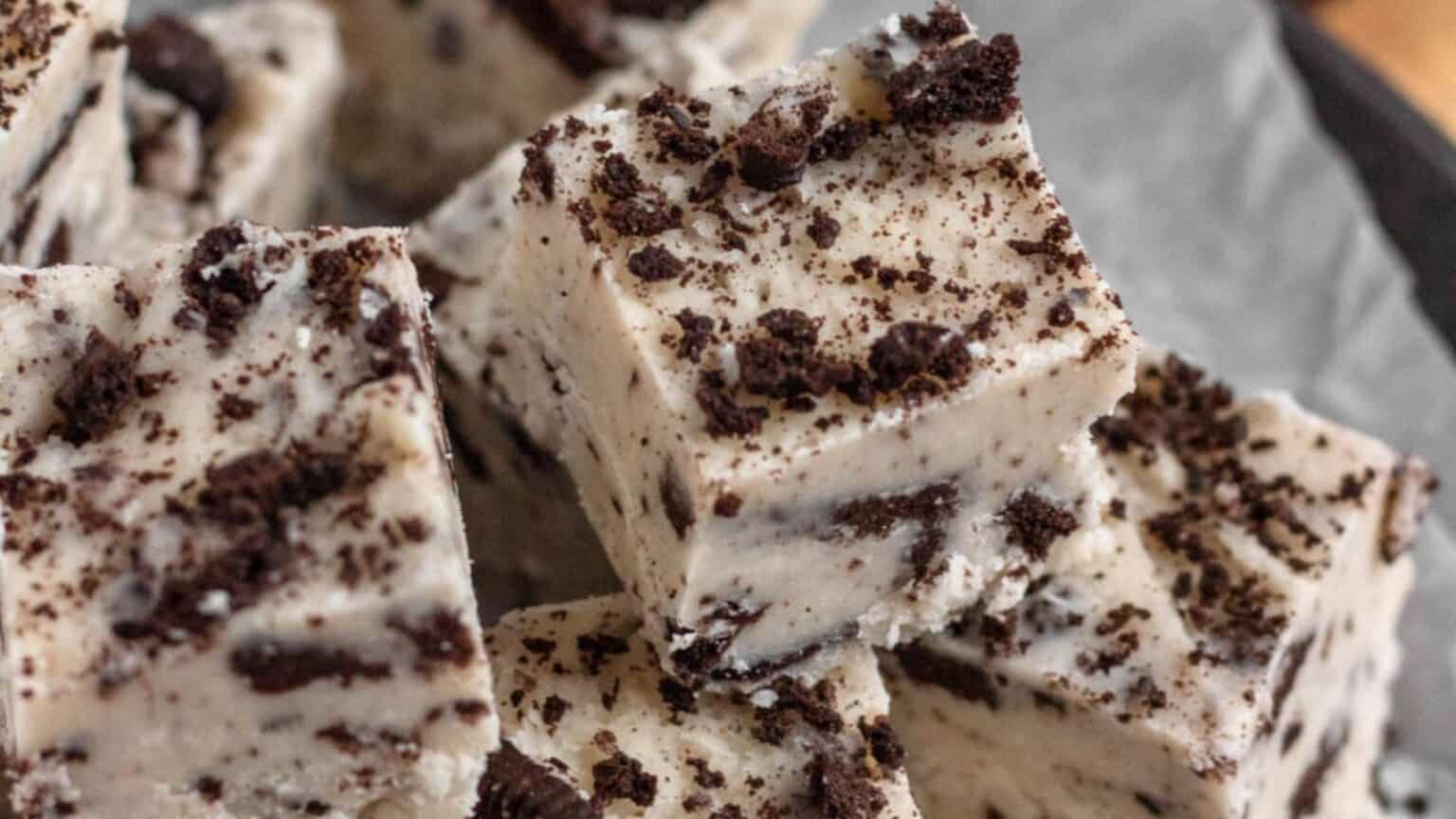 16 Cookies & Cream Desserts That Oreo Lovers Need to Try - Savor and Smile