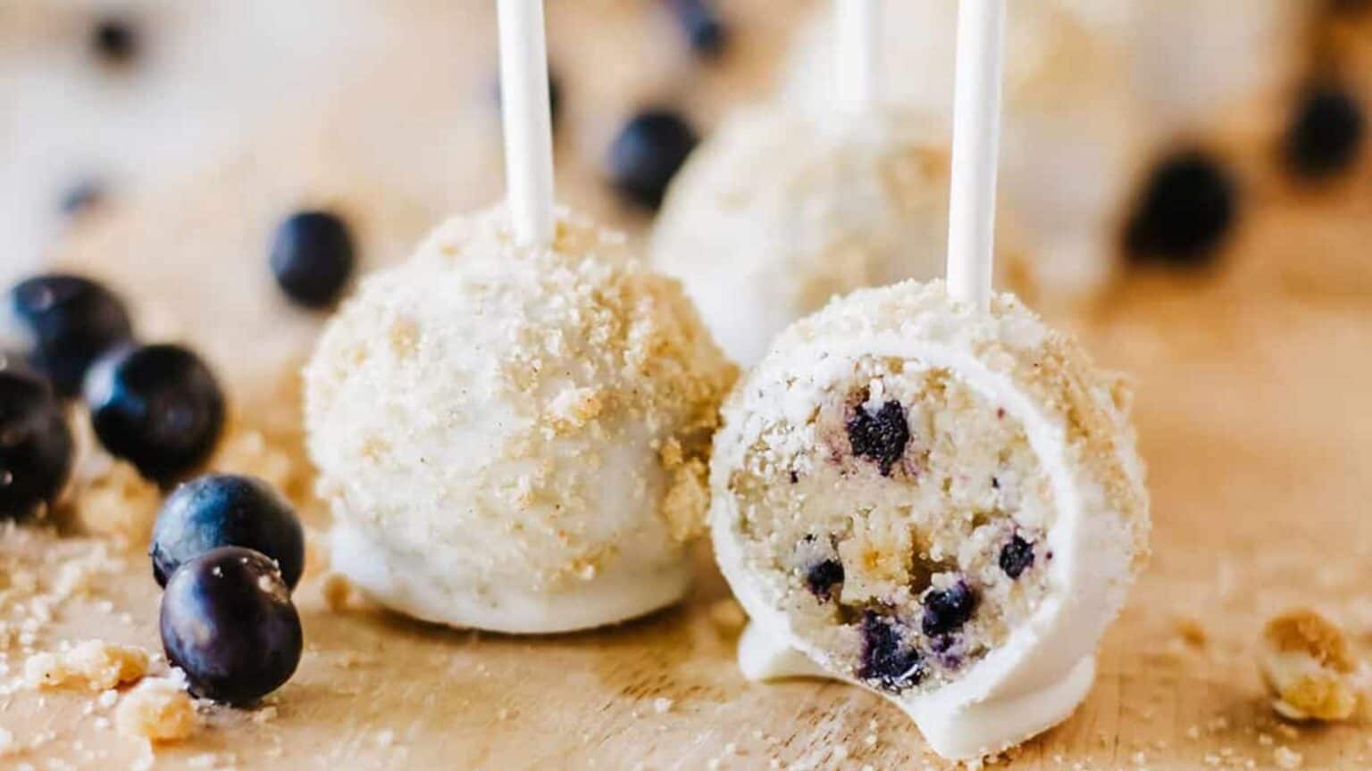 18 Cake Pops That Turn Simple Ingredients Into Bite-Sized Magic - Savor ...