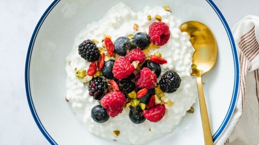 24 Breakfast Bowls That Are Packed With Flavor and Nutrition - Savor ...