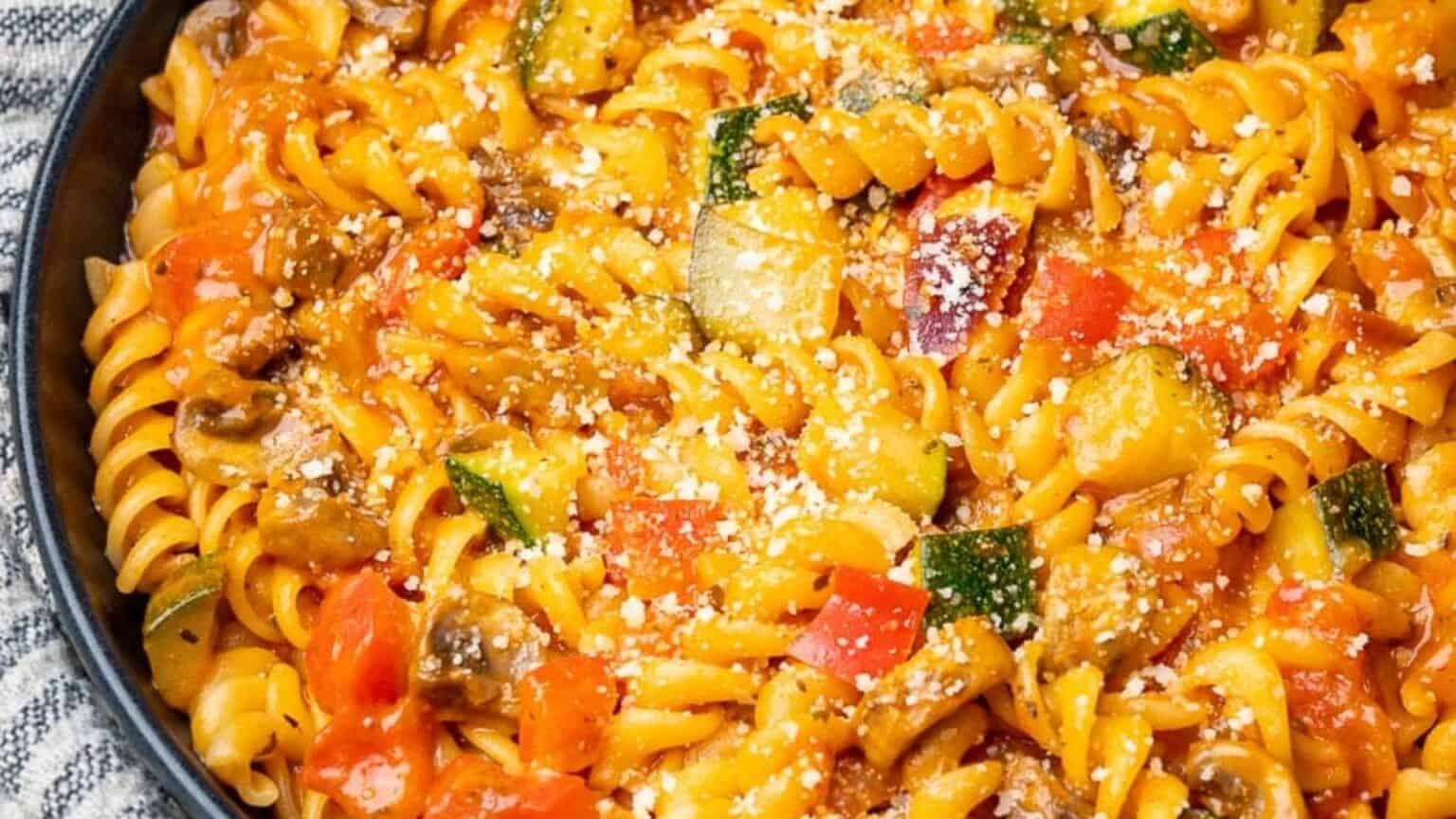 18 Easy Weeknight Meals Using a Jar of Pasta Sauce - Savor and Smile