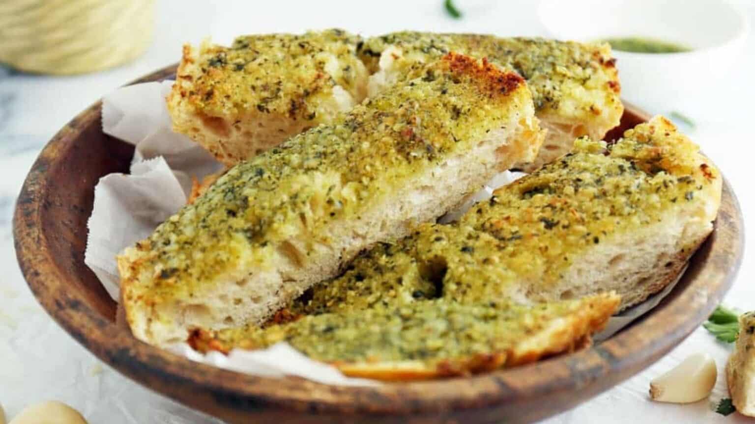 12 Garlic Bread Recipes That Make Simple Bread Taste Fancy - Savor and ...
