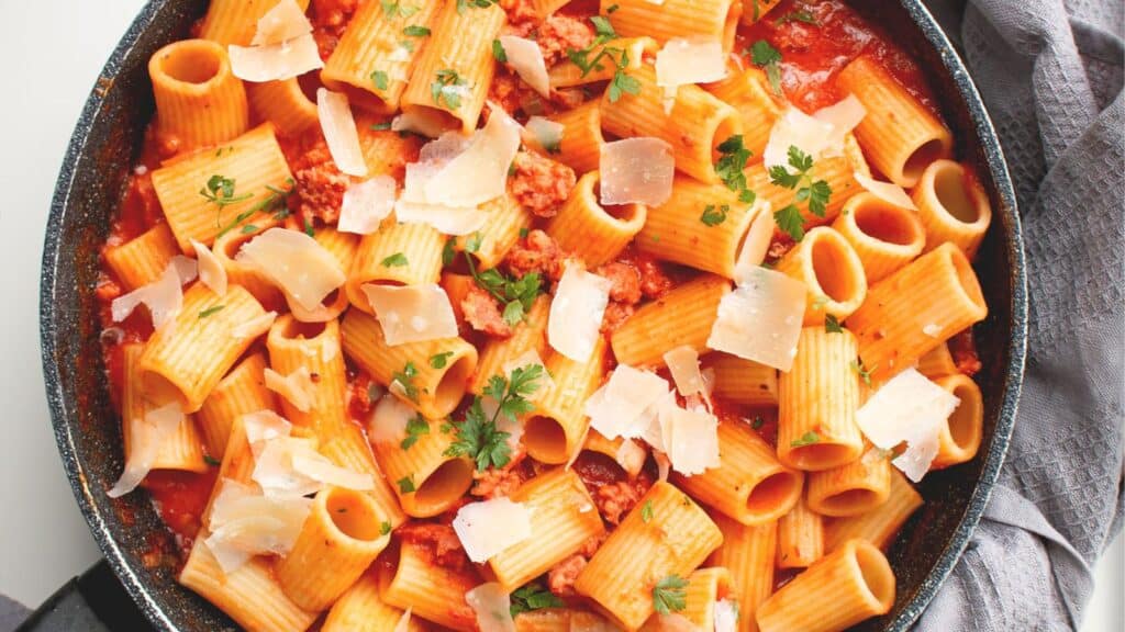 14 Simple Italian Pasta Dishes That Taste Straight Out of Rome - Savor ...
